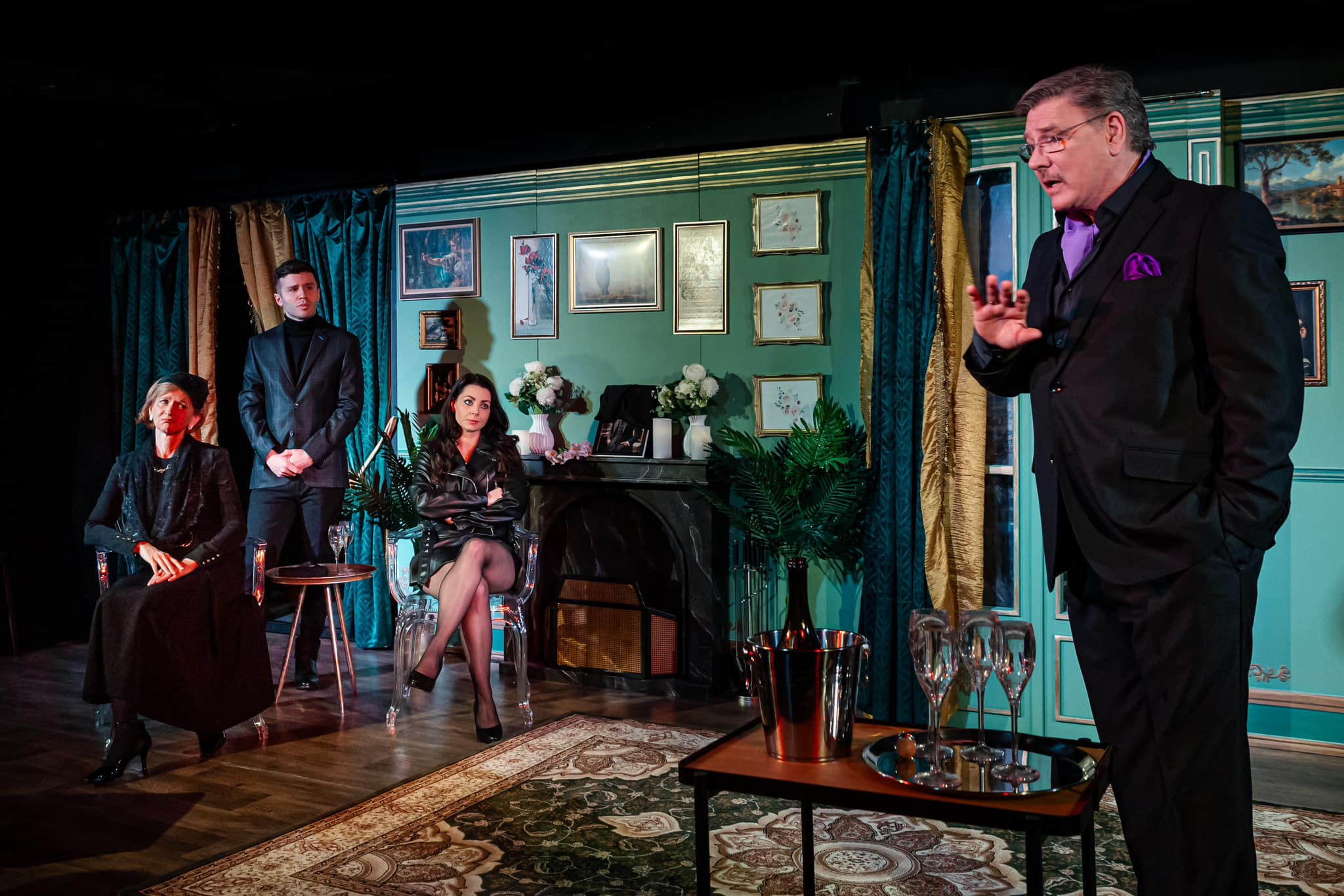 Akt hegedűvel - Kultkikötő - Víz Tiszta Kultúra